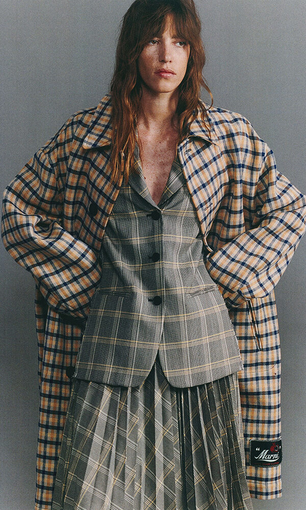 Alice Sofia - Mirrrs Models